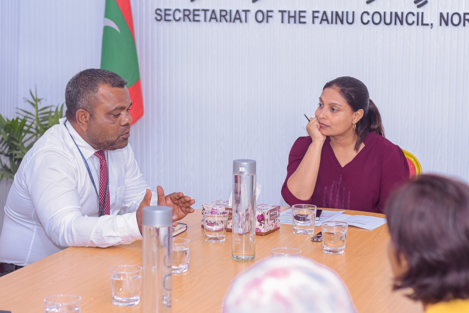Rasmee dhathurehga minister Aishath Ali Fainah vadaigenfi | Fainu Online